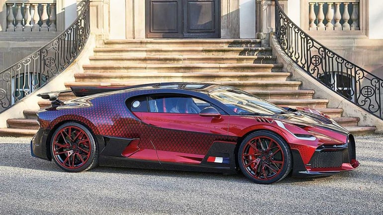 A true masterpiece - This custom Bugatti Divo's special paintwork is so ...