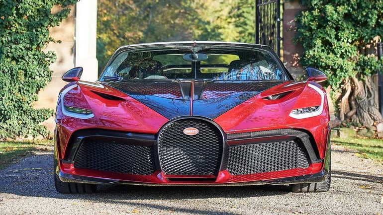A true masterpiece - This custom Bugatti Divo's special paintwork is so ...
