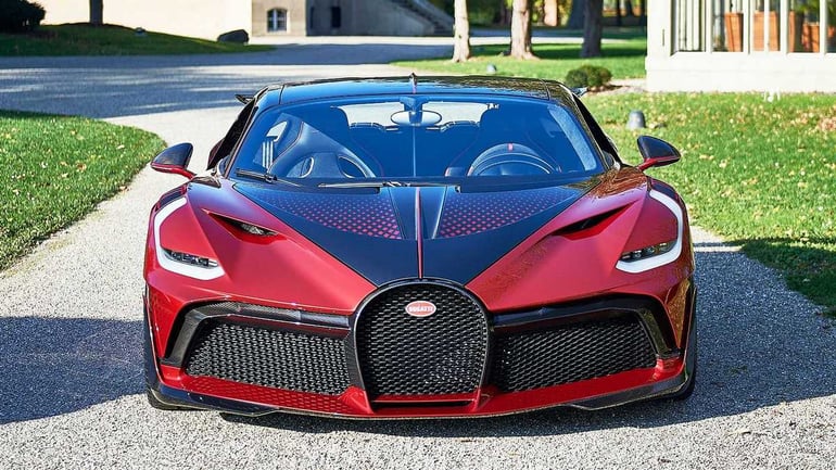 A true masterpiece - This custom Bugatti Divo's special paintwork is so ...