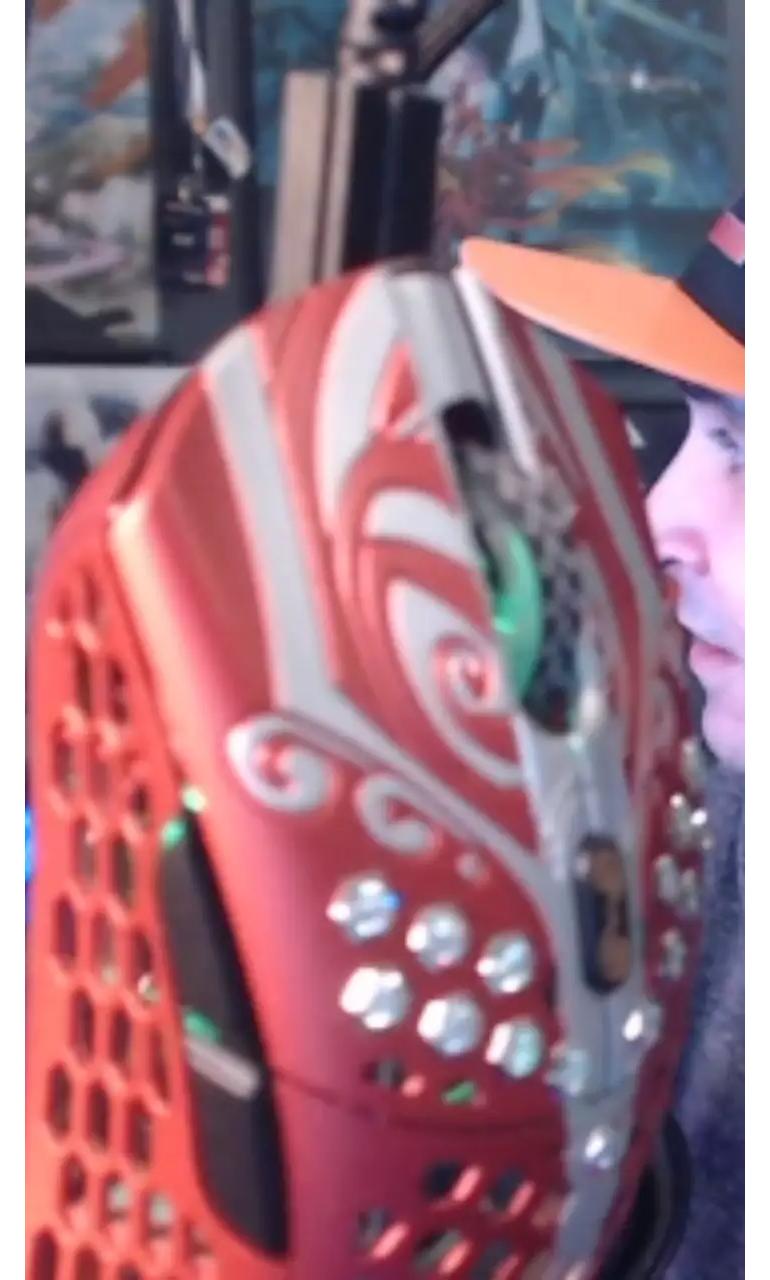 A popular online gamer just got a $100,000 diamond-encrusted mouse and ...