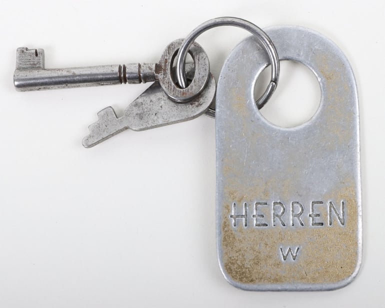 The eccentric Nazi sale: Adolf Hitler's toilet keys taken from his desk ...