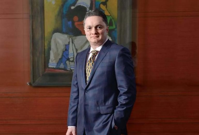 Mukesh Ambani’s Antilia vs Gautam Singhania’s JK House - Take a look at ...
