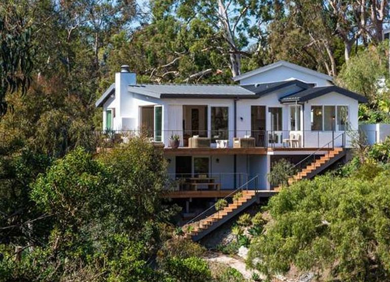 Meet the most glamorous member of America’s wealthiest family, the ...