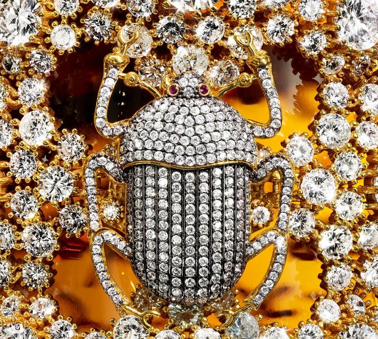 Guerlain marks the 170th anniversary of the iconic Bee Bottle with an ...