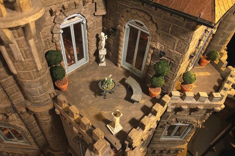 13 years in the making, this incredibly detailed miniature dollhouse is ...