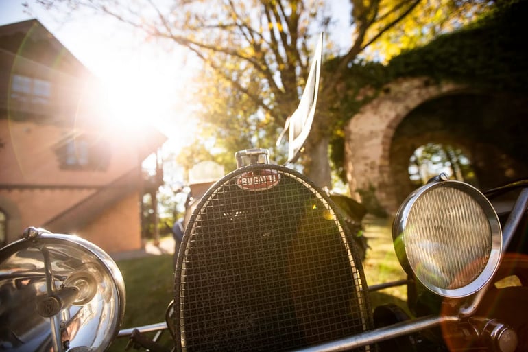 Here's the real story behind the signature horseshoe grille on Bugatti ...