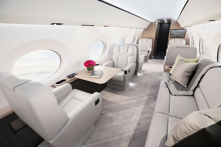 Tom Cruise made the trip to Paris aboard his Gulfstream G400 private ...