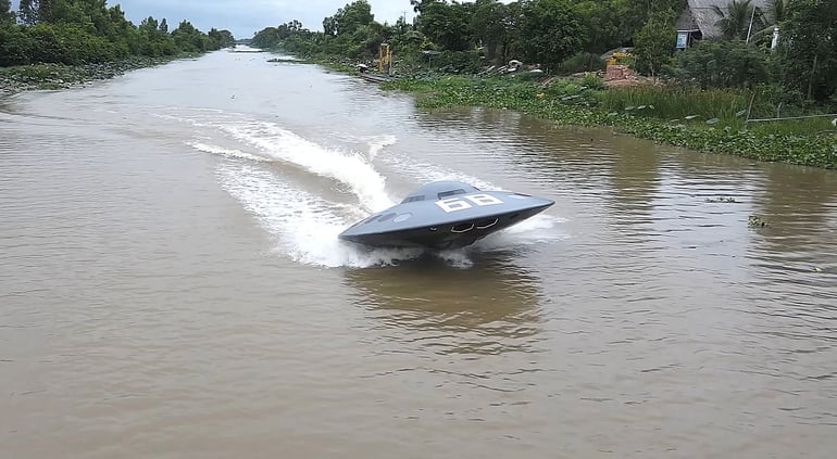 A talented YouTuber has single-handedly built a flying saucer-shaped ...