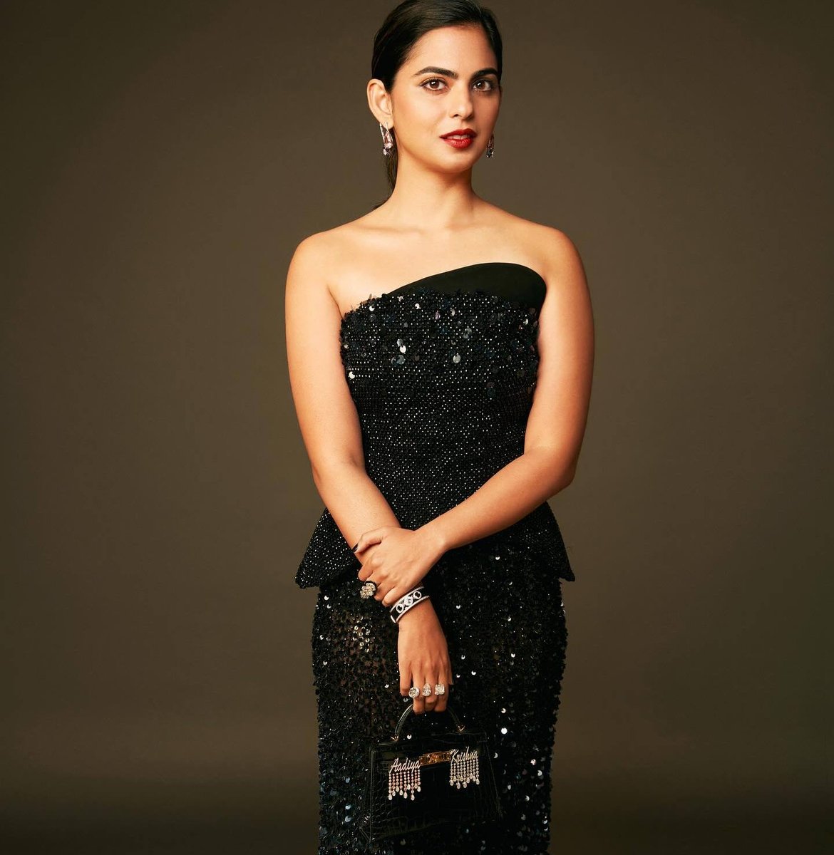 Isha, the daughter of Asia's richest man, dazzled the crowds with a ...