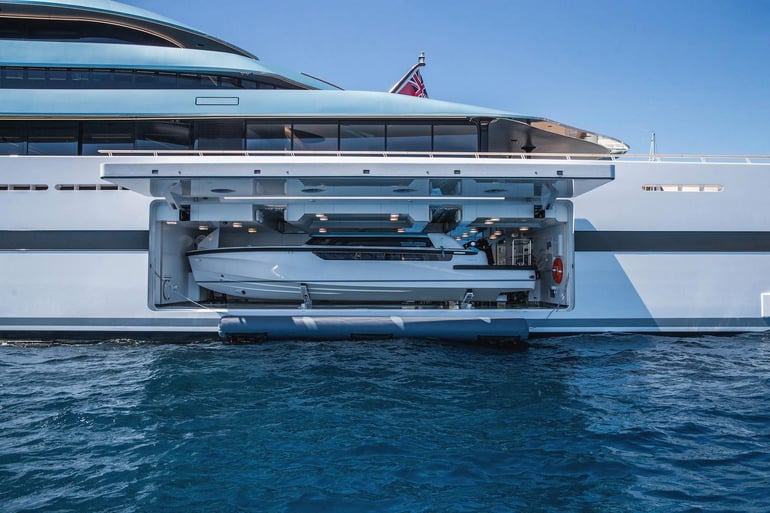 Tiktoker was disgusted seeing Walmart heiress Nancy Walton's $300 ...