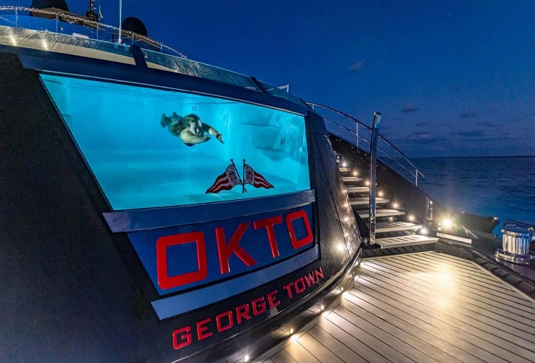 With his mic off, Joe Rogan is happily paying $640,000 a week to ...