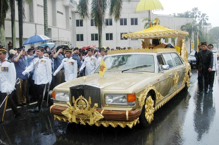 Forget the Emir of Qatar's Jumbo jet: the Sultan of Brunei not only ...