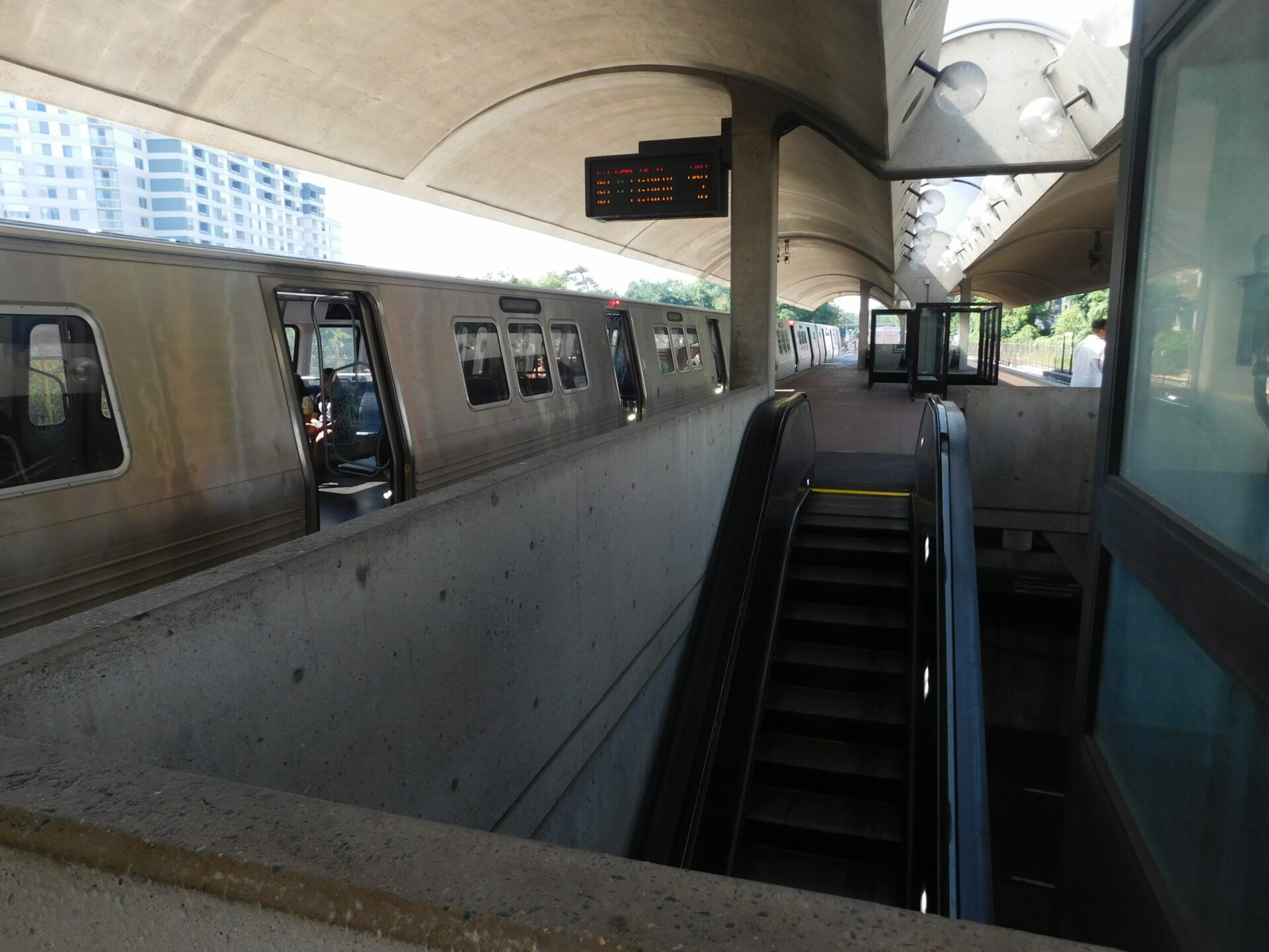 Metro: Reduced Service Levels to Continue Through December 31 | Source ...