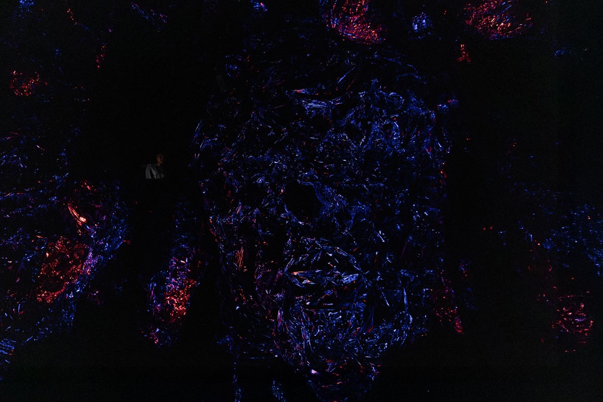 Levitation with Satellite | teamLab / チームラボ