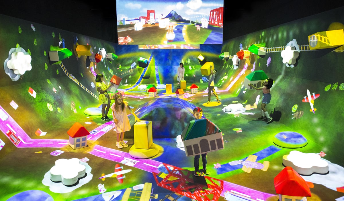 뒤집어진 세계, 자이언트 커넥팅 블록 타운 / Inverted Globe, Giant Connecting Block Town ...