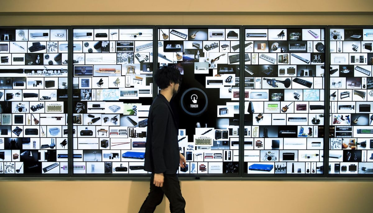 Digital Information Wall at the office | teamLab