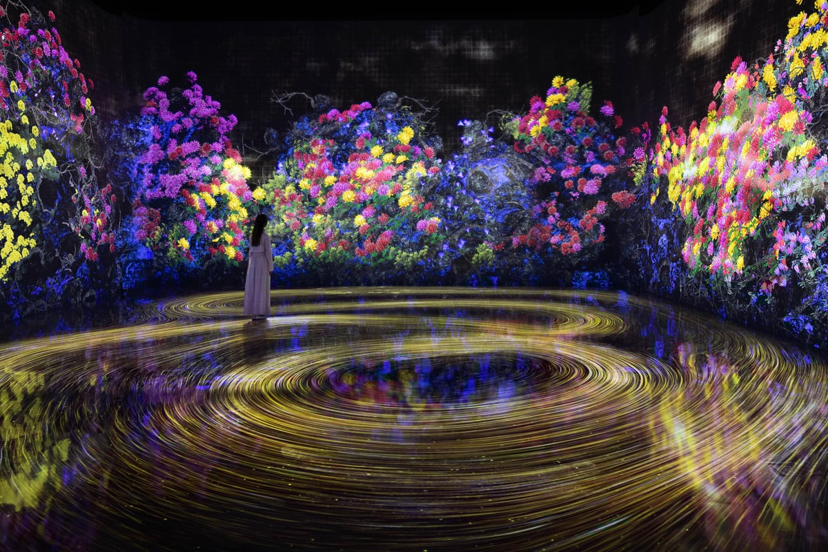 Flow Reaches Far | teamLab