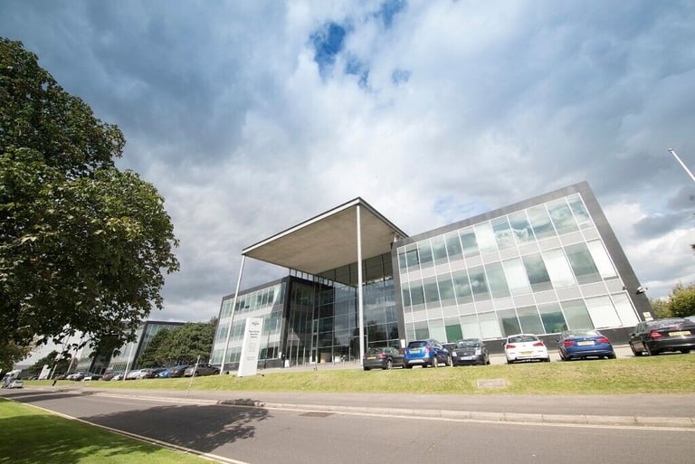 Slough - SL1 4DX, 10 Desk serviced office to rent at 268 Bath Road | in ...