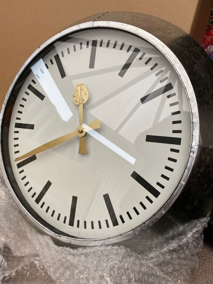 CLOCK .. LARGE GALVANIZED & INDOOR/OUTDOOR!! .. BUNDLEBERRY!! .. BRAND ...