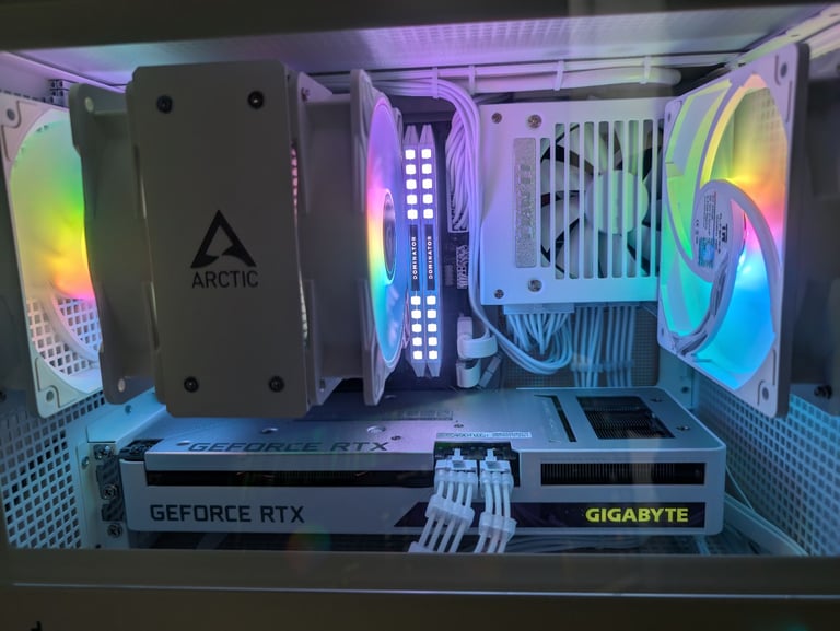 * AMD Ryzen AM5 Mini ITX Gaming PC Build White | 7600 | 32GB DDR5 | 2TB ...