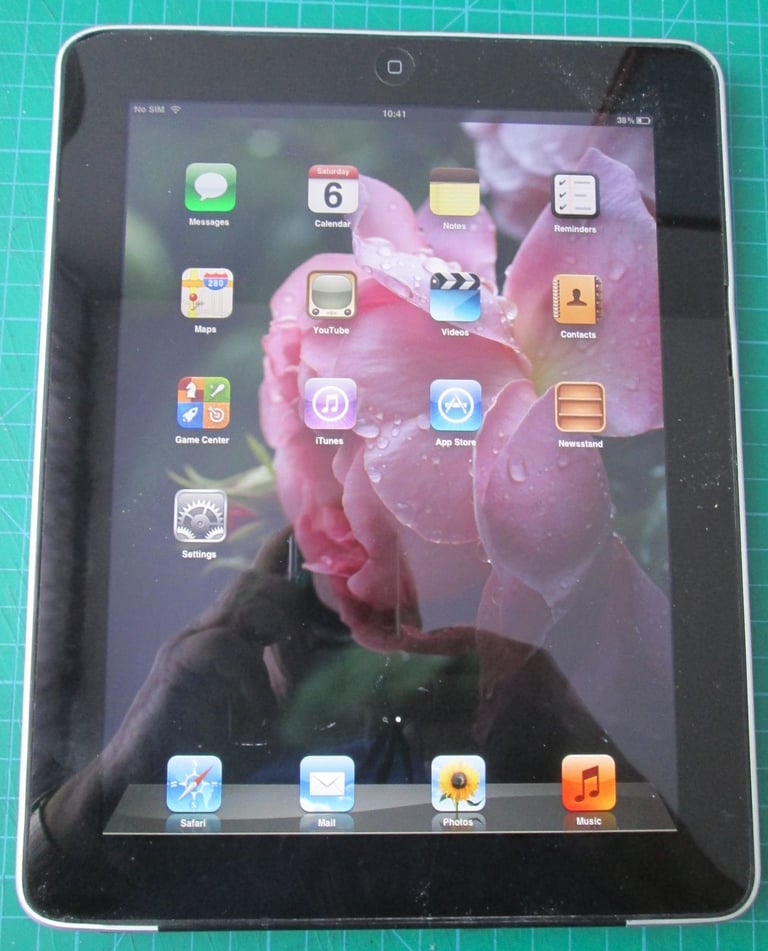 Apple iPad (First Generation) Model A1337 32GB Silver | in Aberdeen ...