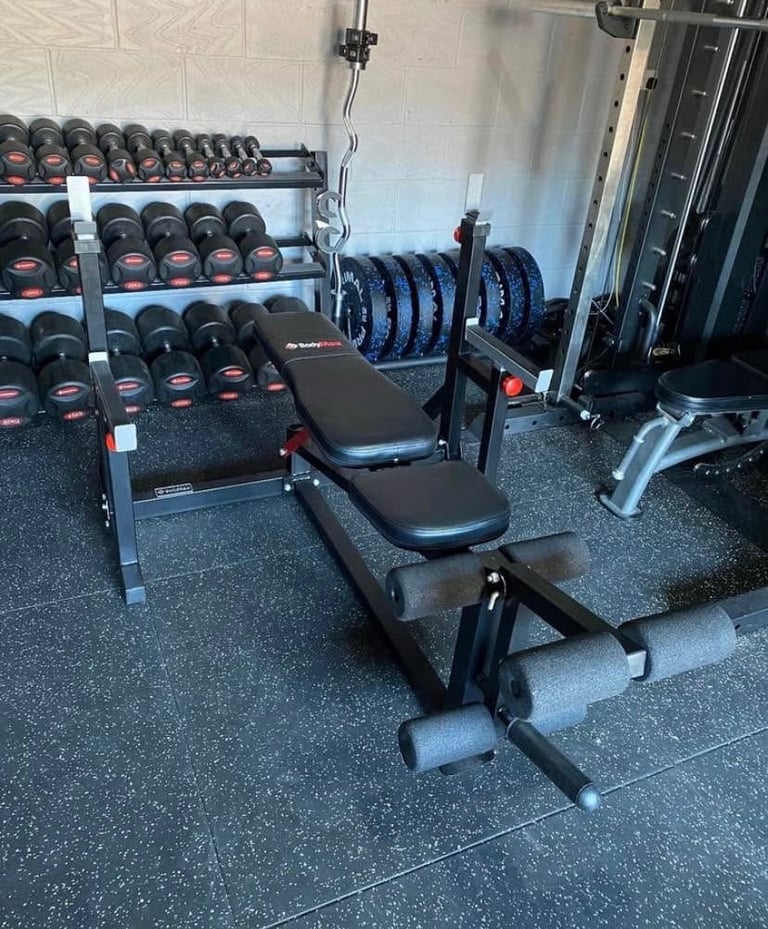 Bodymax adjustable squat/bench rack with adjustable bench & leg curl ...