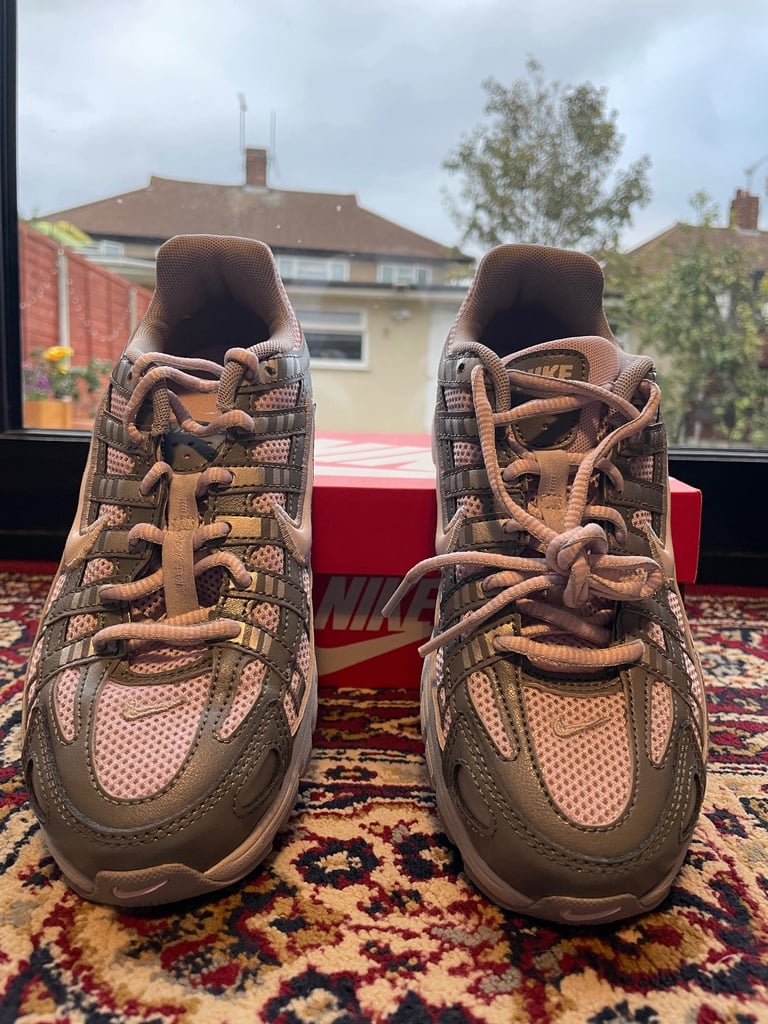 Nike p6000 unsex in Doll/White/Smoke Grey/Metallic Silver | in ...