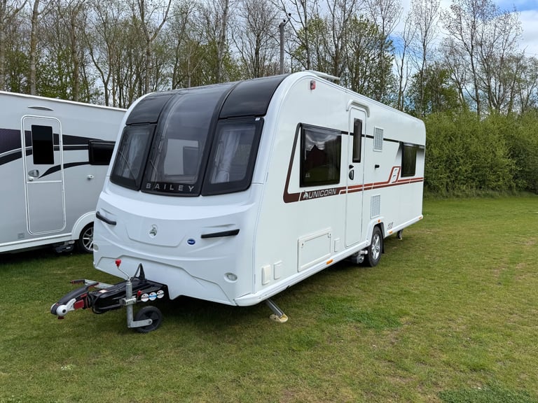 Touring Caravan Bailey Unicorn Cabrera 2019 4 berth fixed island bed ...