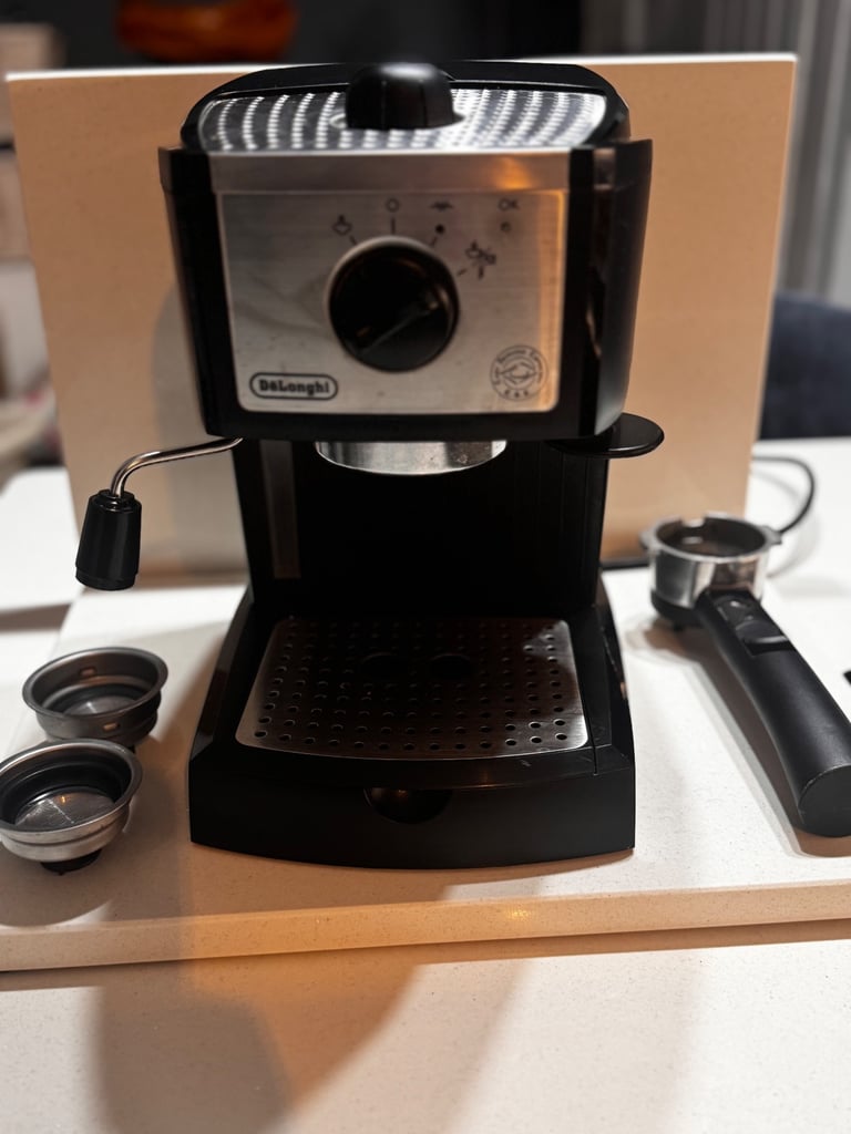 Delonghi EC155 1 and 2 cup espresso and cappuccino machine with ...