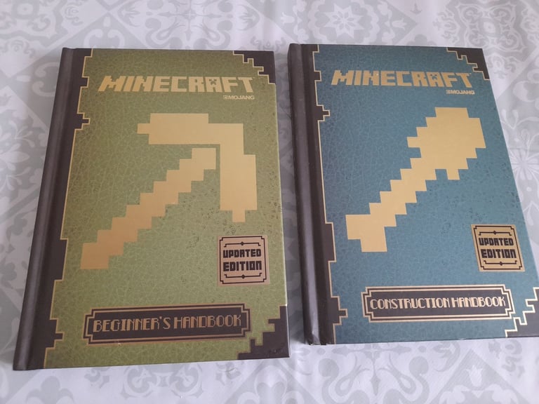Mojang 2 x Minecraft Hardback Books Beginners Handbook and Construction ...