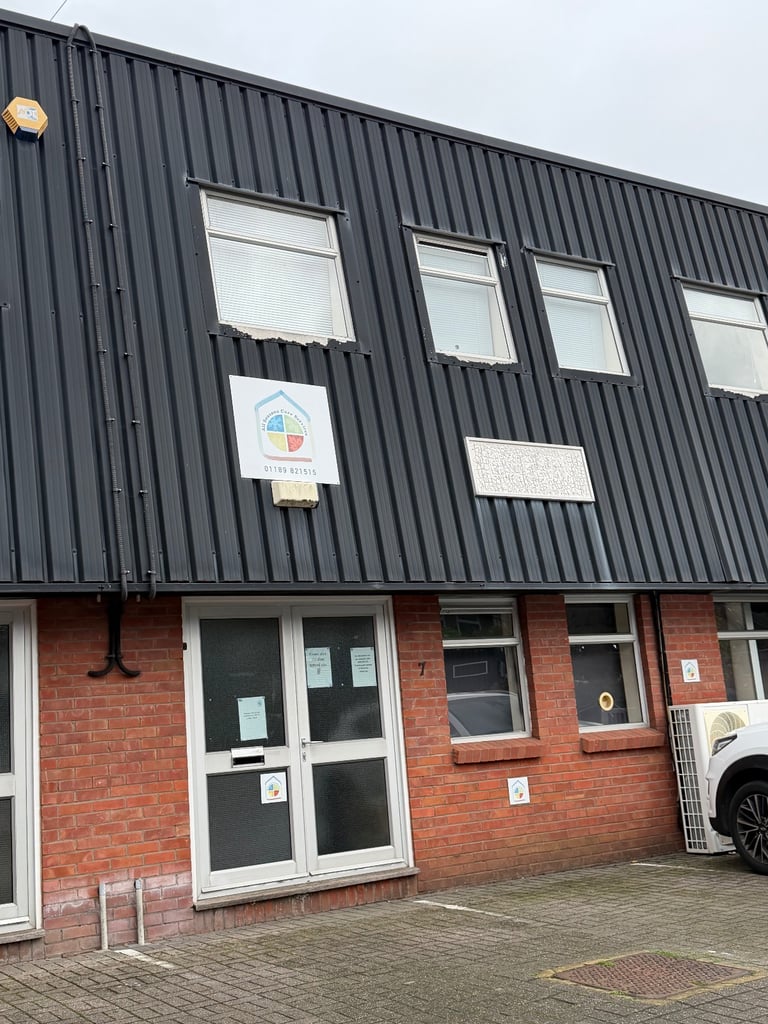 1250sq ft 4 office, large reception, Toilets and seperate kitchen to ...
