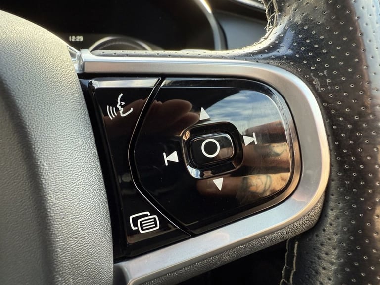 2017 Volvo XC90 2.0h T8 Twin Engine 10.4kWh R-Design Pro SUV 5dr Petrol Plug-in Hybrid Auto ...