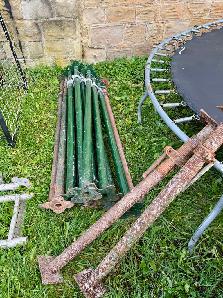 14 x Heavy Duty Acrow Props - Acros - Size 1 plus 2 x size 0 | in ...