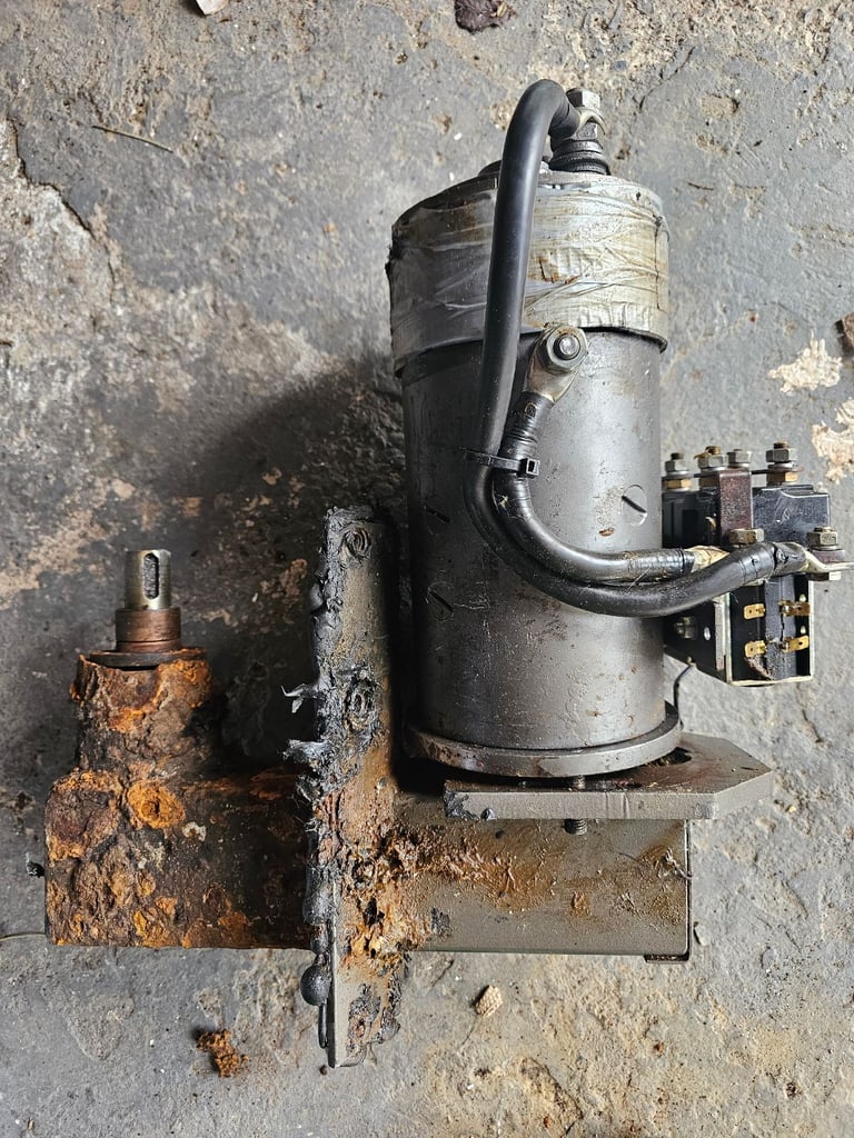 Bow thruster (8.5HP, 24 volt, electric motor) complete with bronze prop ...