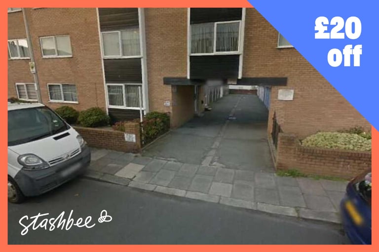 Garage to rent in Blackpool (FY4) | Stashbee | in Blackpool, Lancashire ...