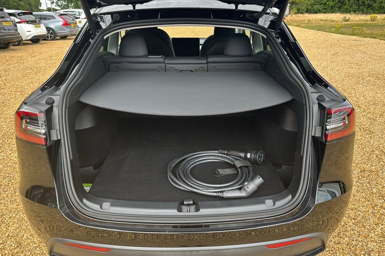 Tesla Model Y dual Motor Long Range Suv 5dr Electric Auto 4wde 384 Bhp ...