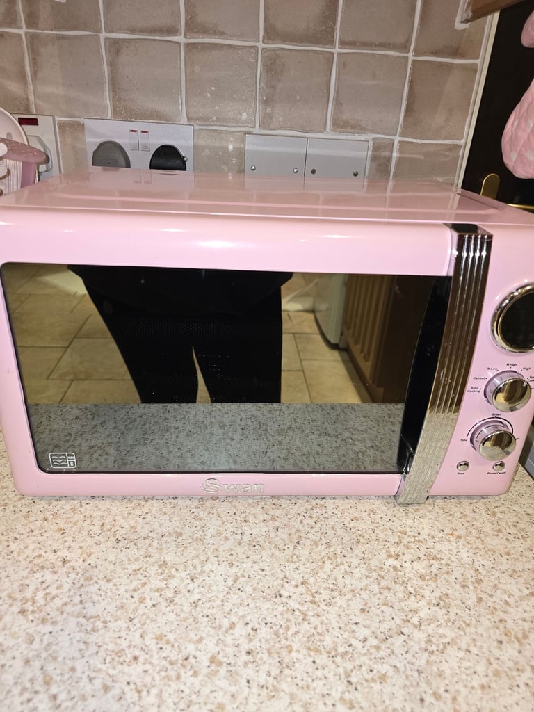 Swan retro pink microwwave | in Ballyclare, County Antrim | Gumtree