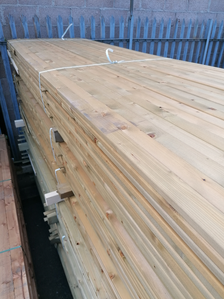 Horizontal timber fence slats venetian fence wooden 3.6m Glasgow ...