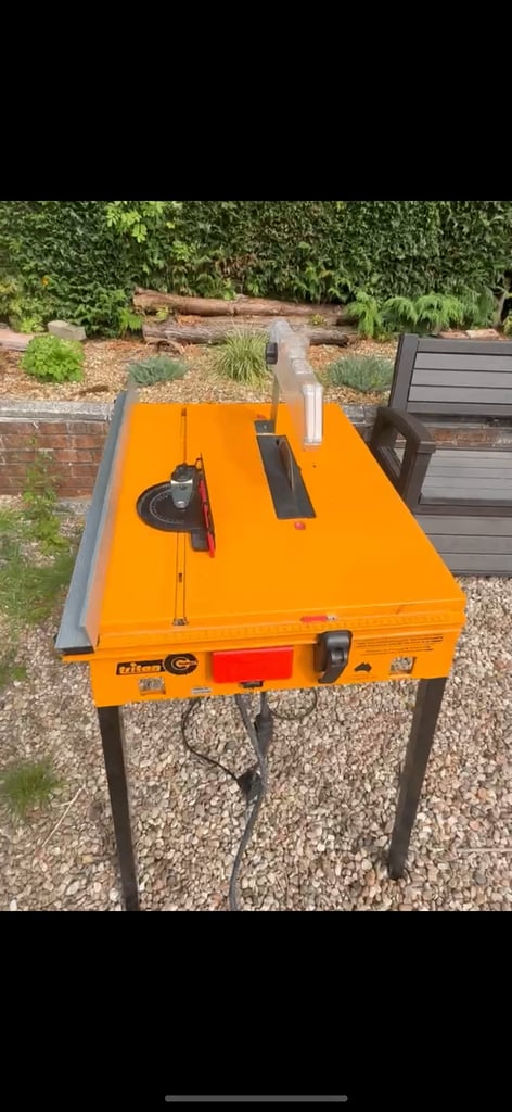 Triton Electric Compact Table saw TCB100 & Draper Circular saw ...