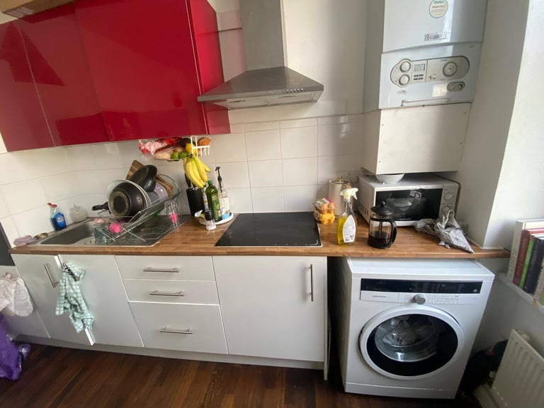 Spacious 3-Bedroom Flat in Chiswick – Open Plan Kitchen & En-Suite | in ...