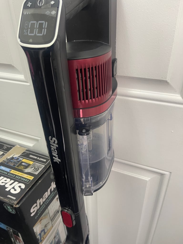Shark digital cordless hoover anti hair wrap etc | in Newcastle, Tyne ...