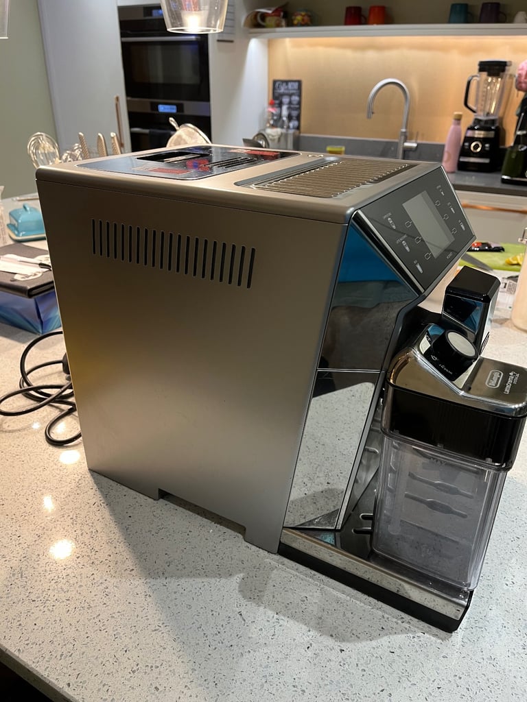 DELONGHI Prima Donna Class ECAM550.75.MS Smart Bean to Cup Coffee ...