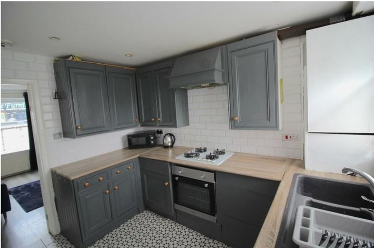 SMALL 3 bed Airbnb house on monthly basis Rental-All bills £280 | in ...