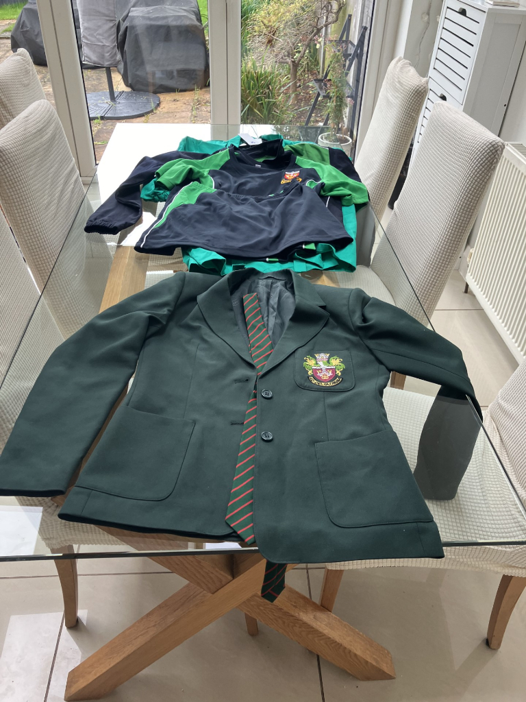 SOUTHEND HIGH SCHOOL FOR GIRLS UNIFORM - USED (good condition) | in ...