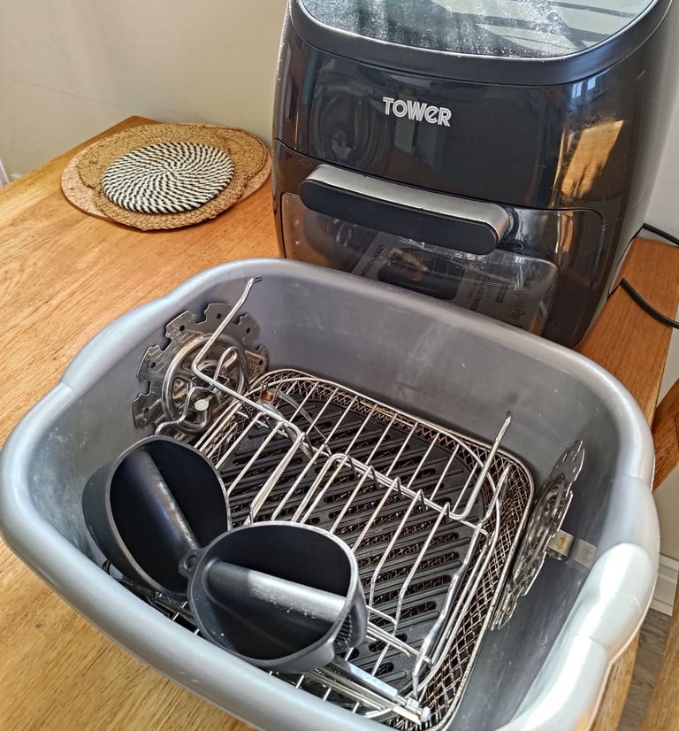 Tower 11 in 1 Airfryer | in Leeds City Centre, West Yorkshire | Gumtree