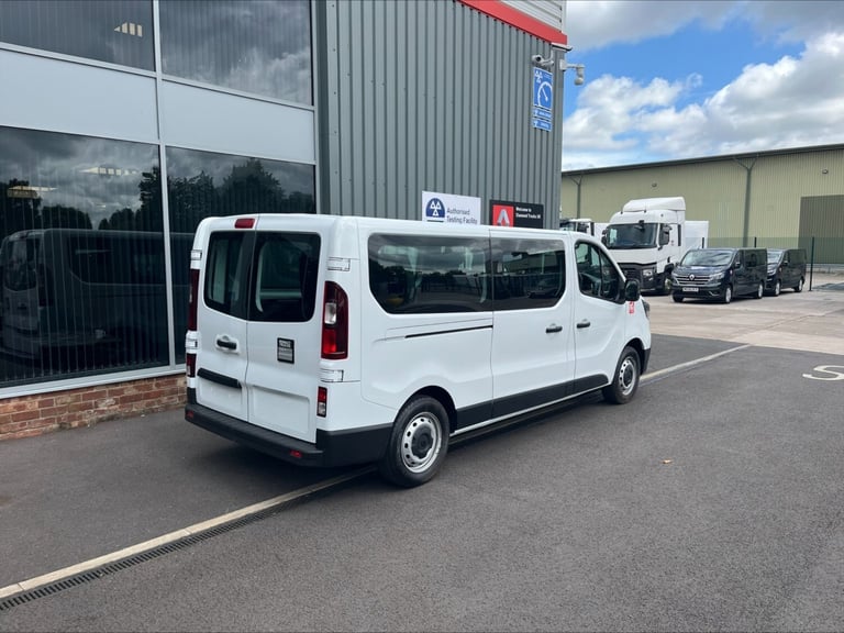 IN STOCK RENAULT TRAFIC 9 SEATER CONVERSION MINIBUS TAXI COMBI MPV | in ...