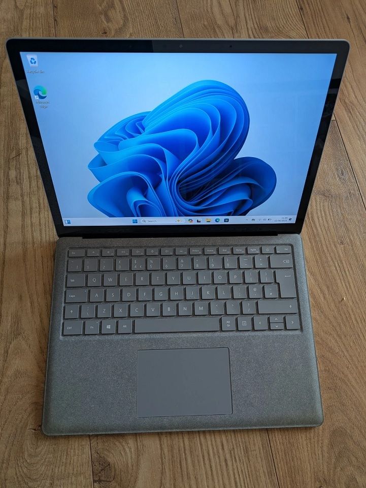 Microsoft Surface Laptop touchscreen Intel core i5 7th gen pro fully ...