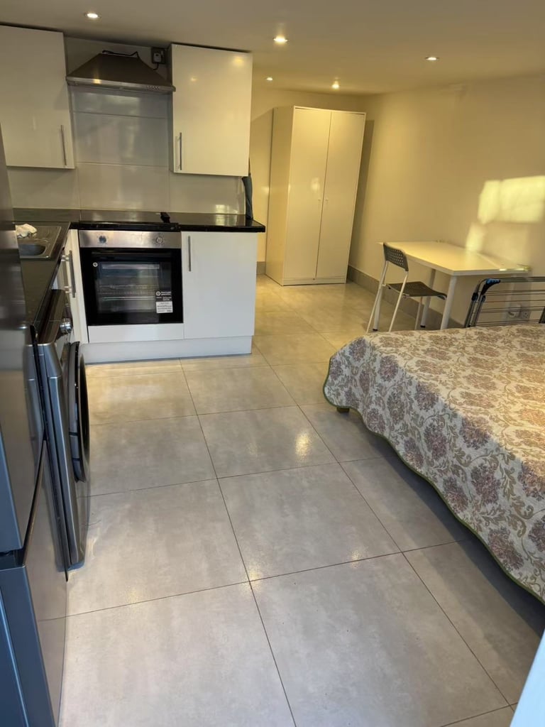 Studio flat to rent | in Harrow, London | Gumtree