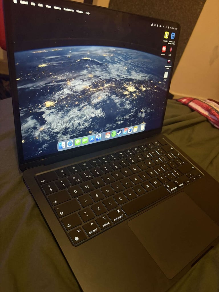 Apple MacBook Air M1 CHIP 2021 - Sonoma OS X - Microsoft Apple MacBook Air M1 CHIP 2021 - Sonoma OS X - Microsoft