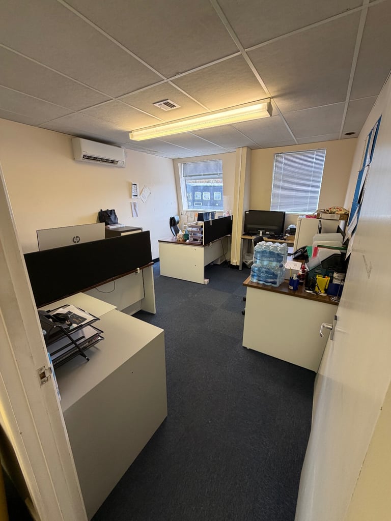 1250sq ft 4 office, large reception, Toilets and seperate kitchen to ...